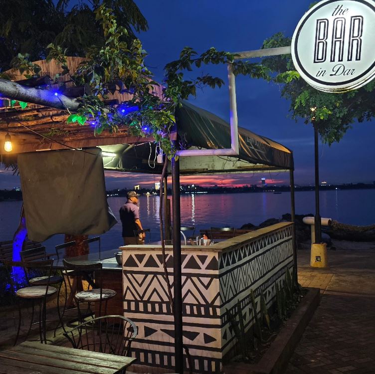 The The Bar In Dar review - from Saayaraha