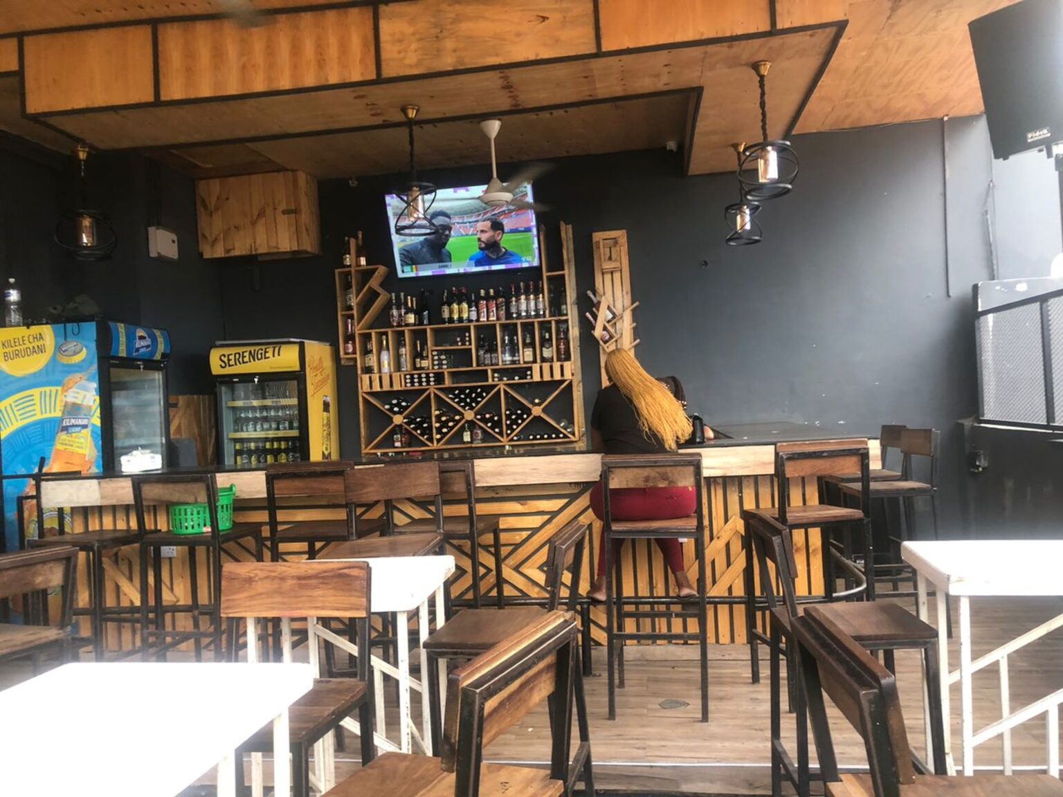 The Kitambaa Cheupe Lounge review - from Saayaraha