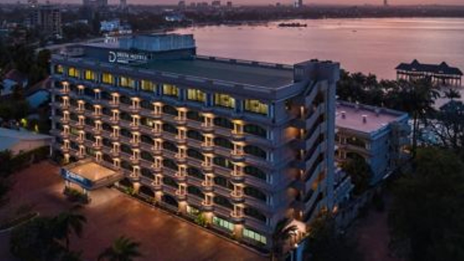 The Delta Hotel By Marriot review - by Saayaraha